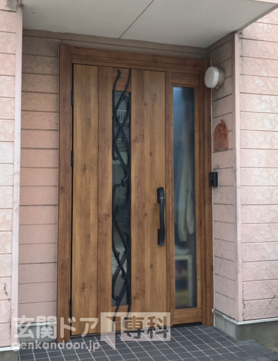 岐阜県 不破郡 YKKAPドアリモ E09型 電池錠 片袖FIX マキアートパイン色 | YKKAP玄関ドア交換・リフォーム専門店 玄関ドア専科