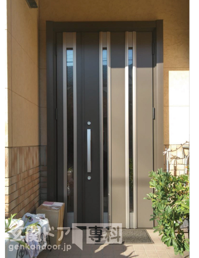 千葉県 千葉市 LIXILリシェント3 K4断熱仕様 M24型 親子 オータムブラウン色 | YKKAP玄関ドア交換・リフォーム専門店 玄関ドア専科