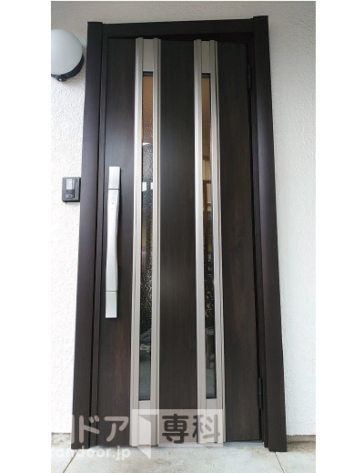 玄関ドア施工例 千葉県 木更津市 LIXILリシェント3 M24型 片開 クリエダーク色 | YKKAP玄関ドア交換・リフォーム専門店 玄関ドア専科