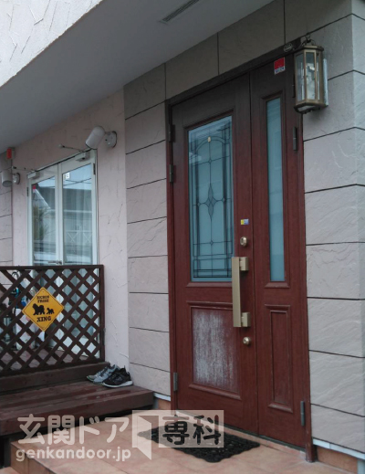 神奈川県 相模原市 LIXILリシェント3 D41型 K2高断熱 電池錠 アンティークオーク色 | YKKAP玄関ドア交換・リフォーム専門店 玄関ドア専科