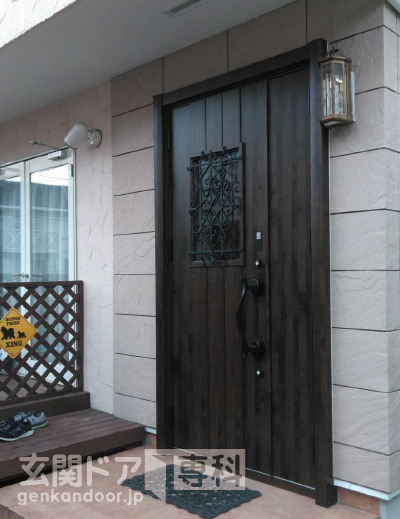 神奈川県 相模原市 LIXILリシェント3 D41型 K2高断熱 電池錠 アンティークオーク色 | YKKAP玄関ドア交換・リフォーム専門店 玄関ドア専科