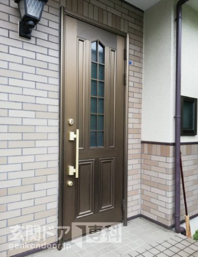 玄関ドア施工例 神奈川県 横浜市 LIXILリシェント3 K4断熱仕様 M83型 片開 ハンドダウンチェリー色 | YKKAP玄関ドア交換・リフォーム専門店 玄関ドア専科
