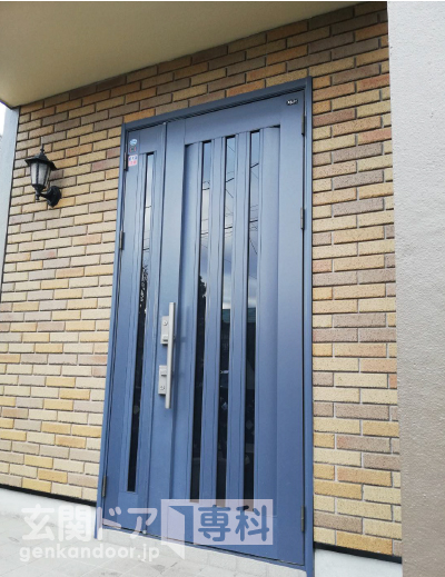 千葉県 千葉市 YKKAPドアリモ N06型 親子 電池錠 キャラメルチーク色 | YKKAP玄関ドア交換・リフォーム専門店 玄関ドア専科