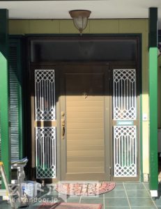 千葉県 長生郡 YKKAP D4断熱仕様 N09型 両袖FIX アイスブルーノーチェ | YKKAP玄関ドア交換・リフォーム専門店 玄関ドア専科