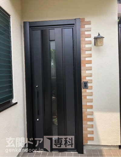 東京都 品川区 YKKAPドアリモ D4断熱仕様 C04型 片開 カームブラック色 | YKKAP玄関ドア交換・リフォーム専門店 玄関ドア専科