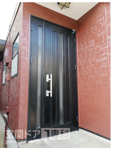 玄関ドア施工例 東京都 足立区 LIXILリシェント D41型 片袖FIX アンティークオーク色 | YKKAP玄関ドア交換・リフォーム専門店 玄関ドア専科