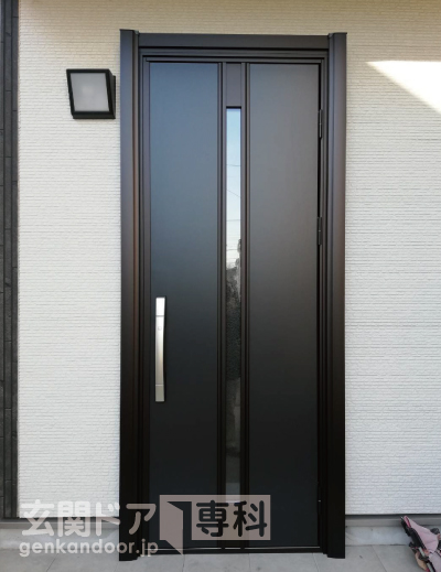 埼玉県 さいたま市 YKKAPドアリモ D4仕様 F03型 片開 カームブラック色 | YKKAP玄関ドア交換・リフォーム専門店 玄関ドア専科