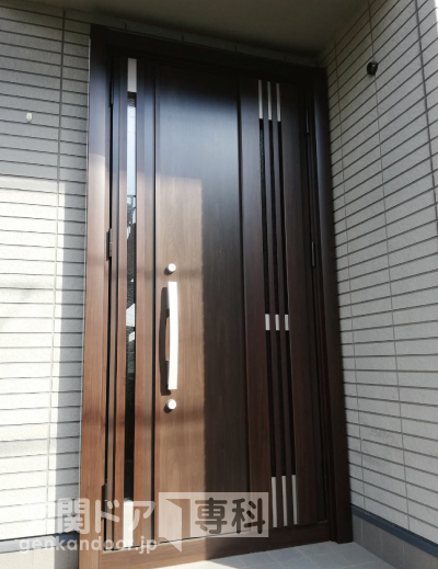 玄関ドア施工例 神奈川県 綾瀬市 LIXILリシェント K4断熱仕様 M83型 通風 親子 クリエダーク色 | YKKAP玄関ドア交換・リフォーム専門店 玄関ドア専科