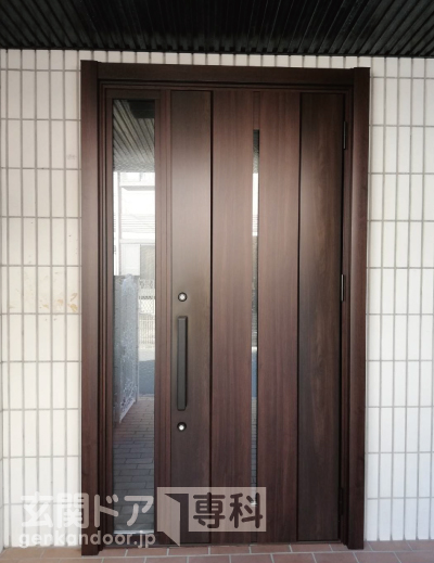 玄関ドア施工例 東京都 板橋区 LIXILリシェント M12型 片袖FIX クリエダーク色 | YKKAP玄関ドア交換・リフォーム専門店 玄関ドア専科