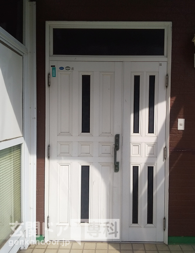 玄関ドア施工例 茨城県 神栖市 YKKAPドアリモ S02型 片袖FIX ブラウン色 | YKKAP玄関ドア交換・リフォーム専門店 玄関ドア専科