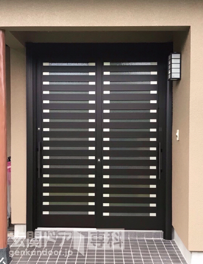 玄関ドア施工例 群馬県 安中市 YKKAPドアリモ引戸 C09型 カームブラック色 | YKKAP玄関ドア交換・リフォーム専門店 玄関ドア専科